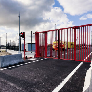 Bi-folding trackless speed gate